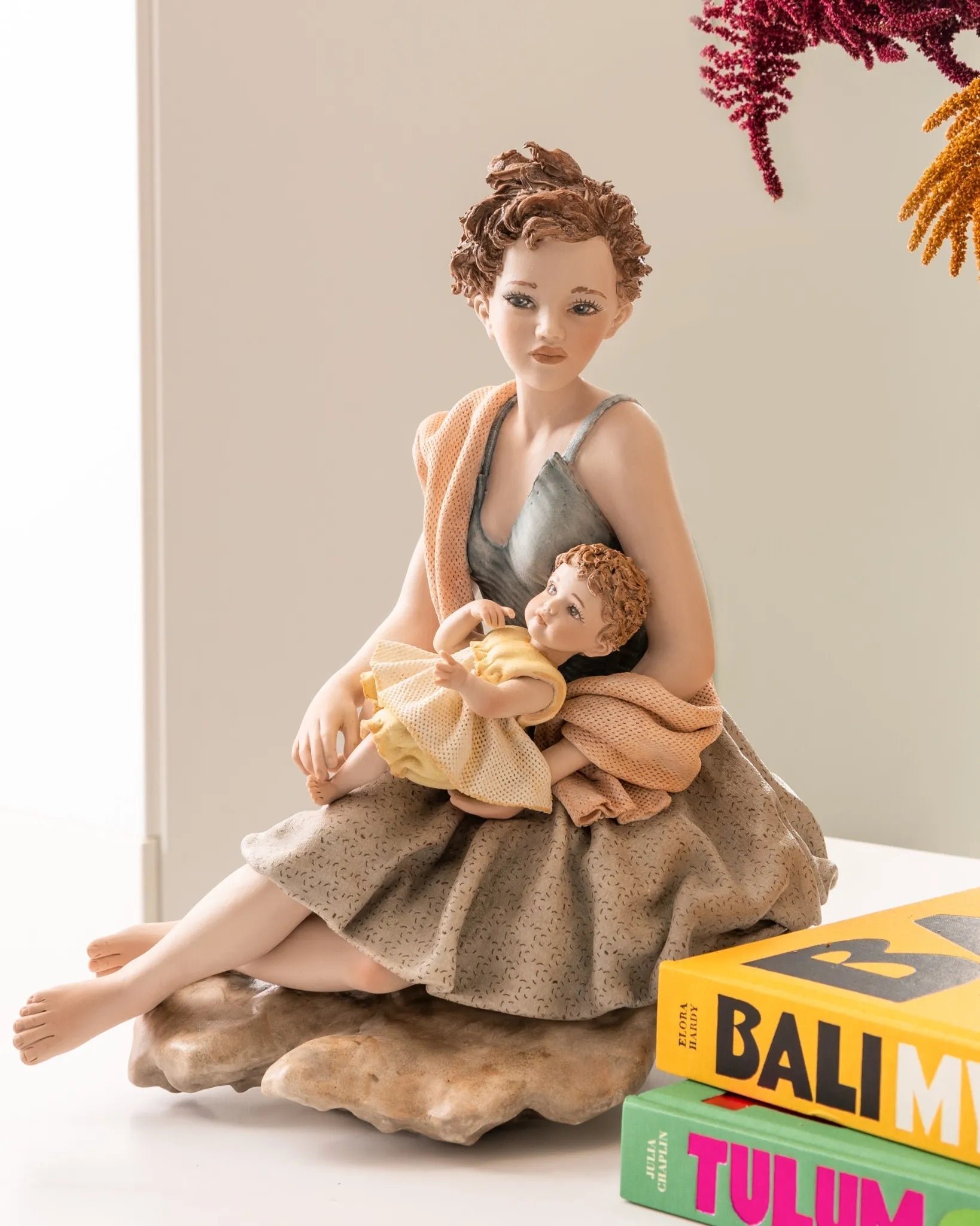 Sibania Ninna Nanna Figurine - A Heartwarming Masterpiece of Maternal ...